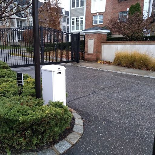 auxiliary gate barrier arm broken - IMG_20191124_095110.jpg Photo by ...